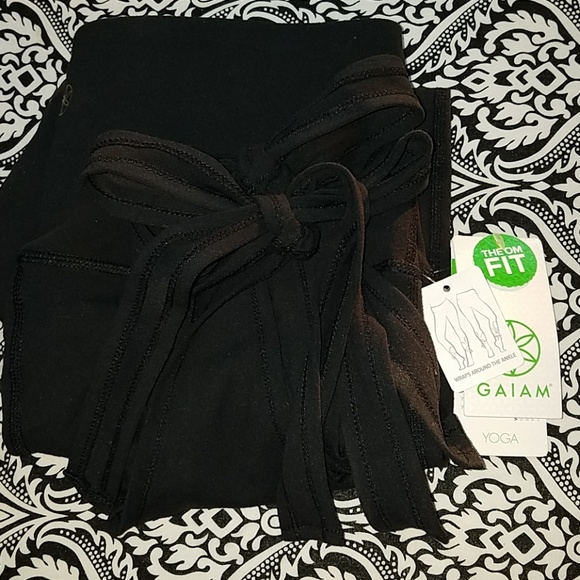 GAIAM | Pants & Jumpsuits | Gaiam Yoga Leggings Nwt Sizes M Xs | Poshmark